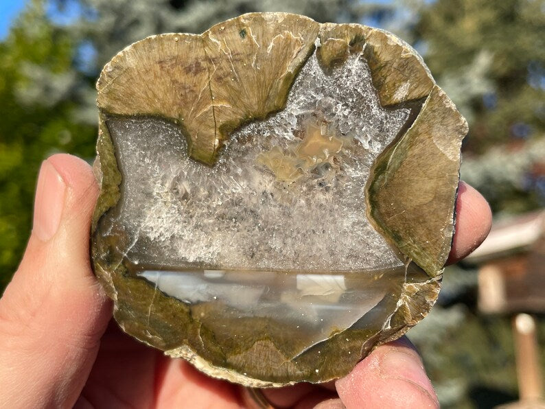 Crystal Core Black Dome Thunder Egg– The Rock Pile Lapidary Arts